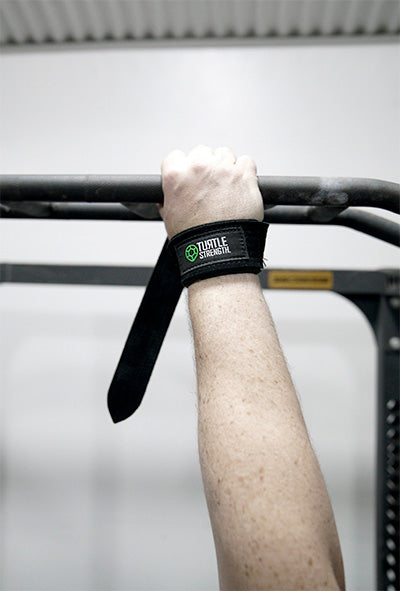 How to Use Weight Lifting Straps – Turtle Strength